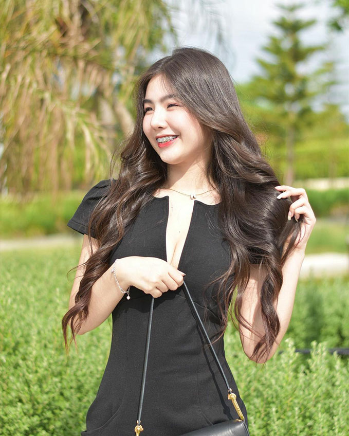 ส่องวาร์ป น้องเบนซ์ ทัศนีย์ สาวสวย ดาวติ๊กต็อก งานดี เซ็กซี่ขยี้ใจชาย