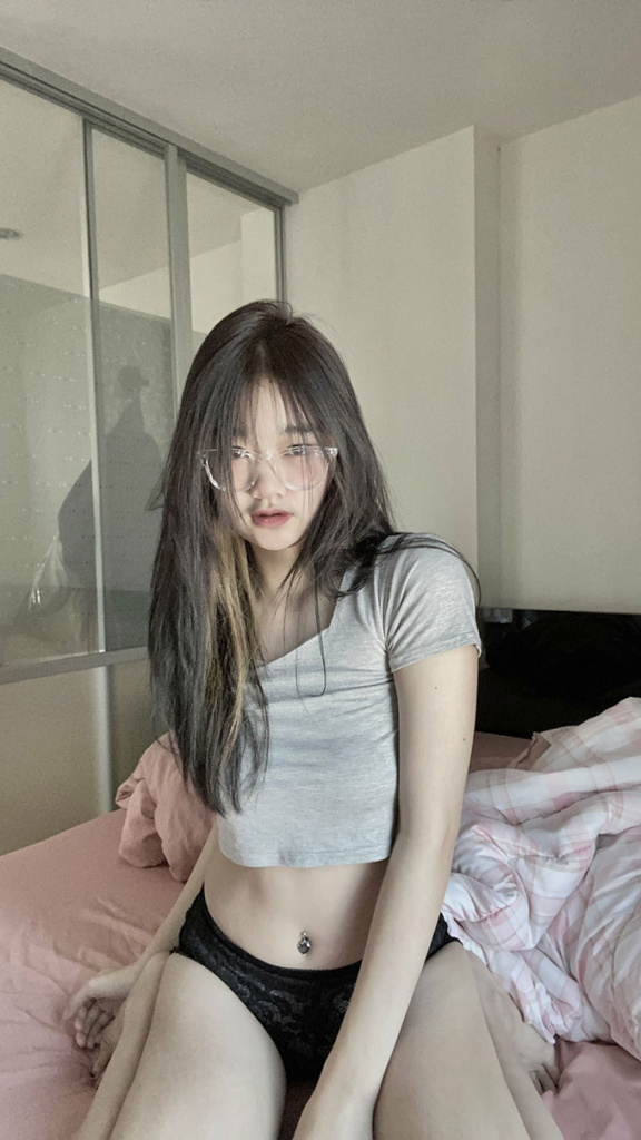 ส่องวาร์ป น้องแก้มหอม kkkaowaymn สาวแว่น ดาวทวิต แซ่บเกินต้านมาก